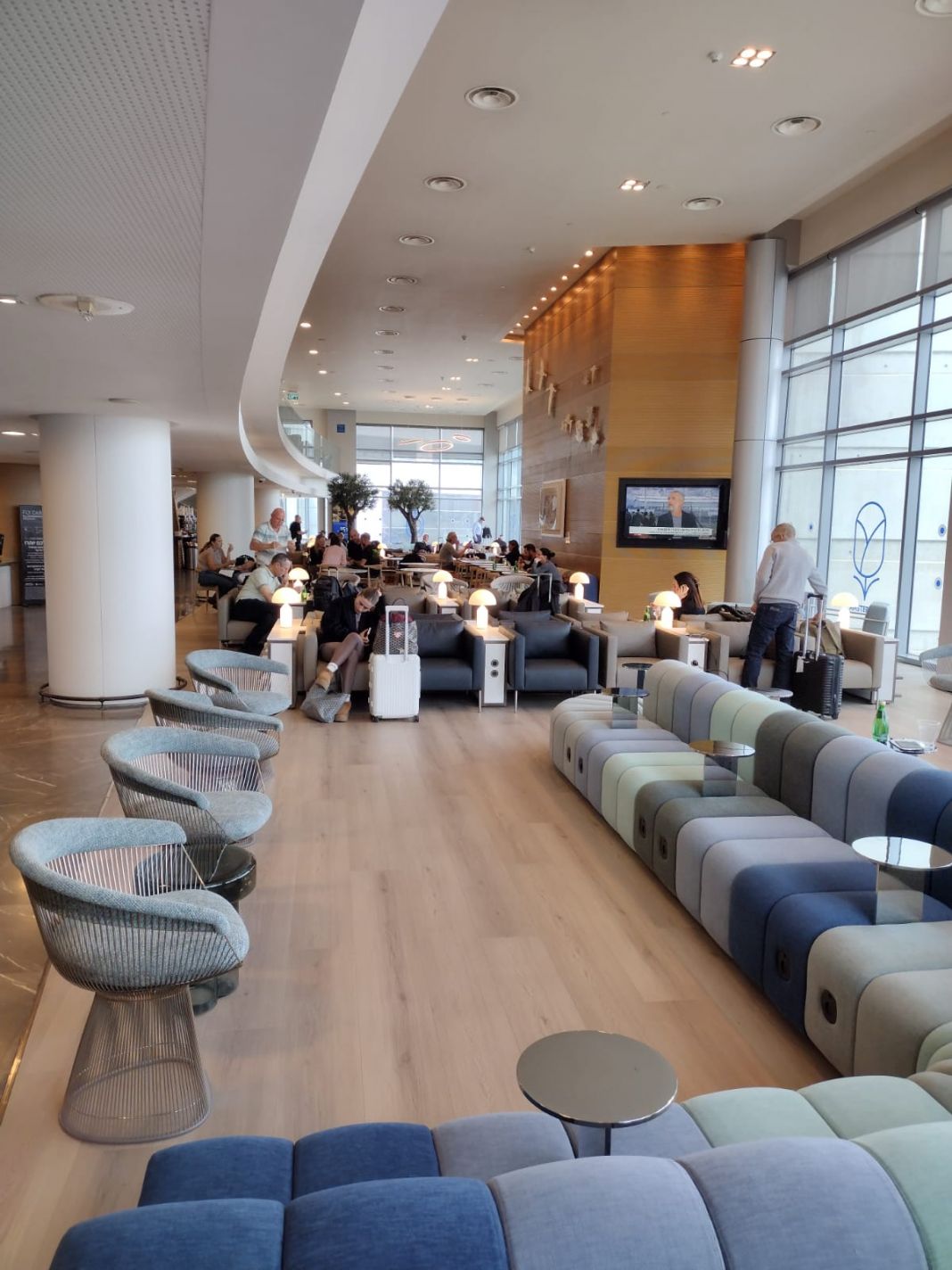 [Lounge Reopened] El Al Closes King David Lounge For Renovations ...